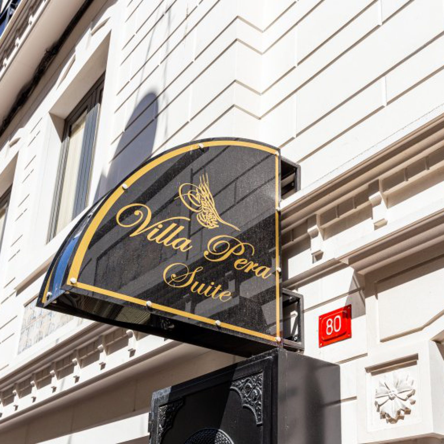 About Us - Villa Pera Suite